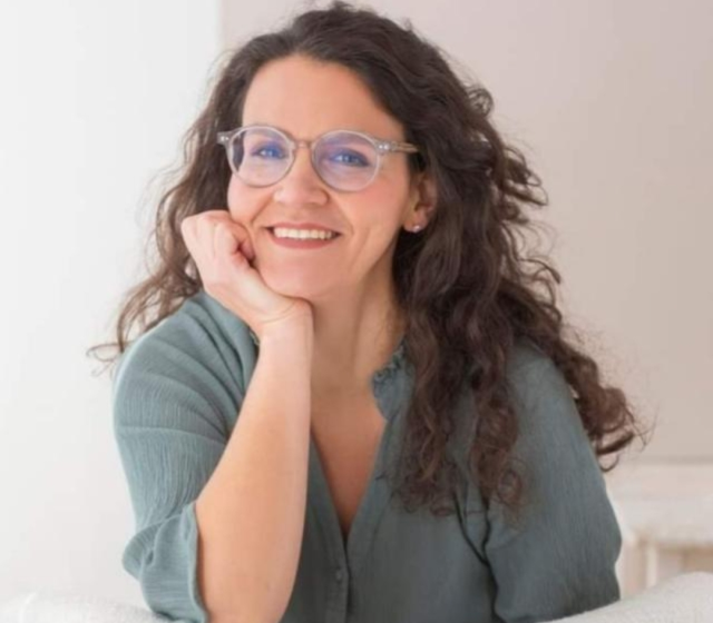 15:30 Uhr Vortrag: "Das magische Dreieck für mehr Hormonbalance" mit ...